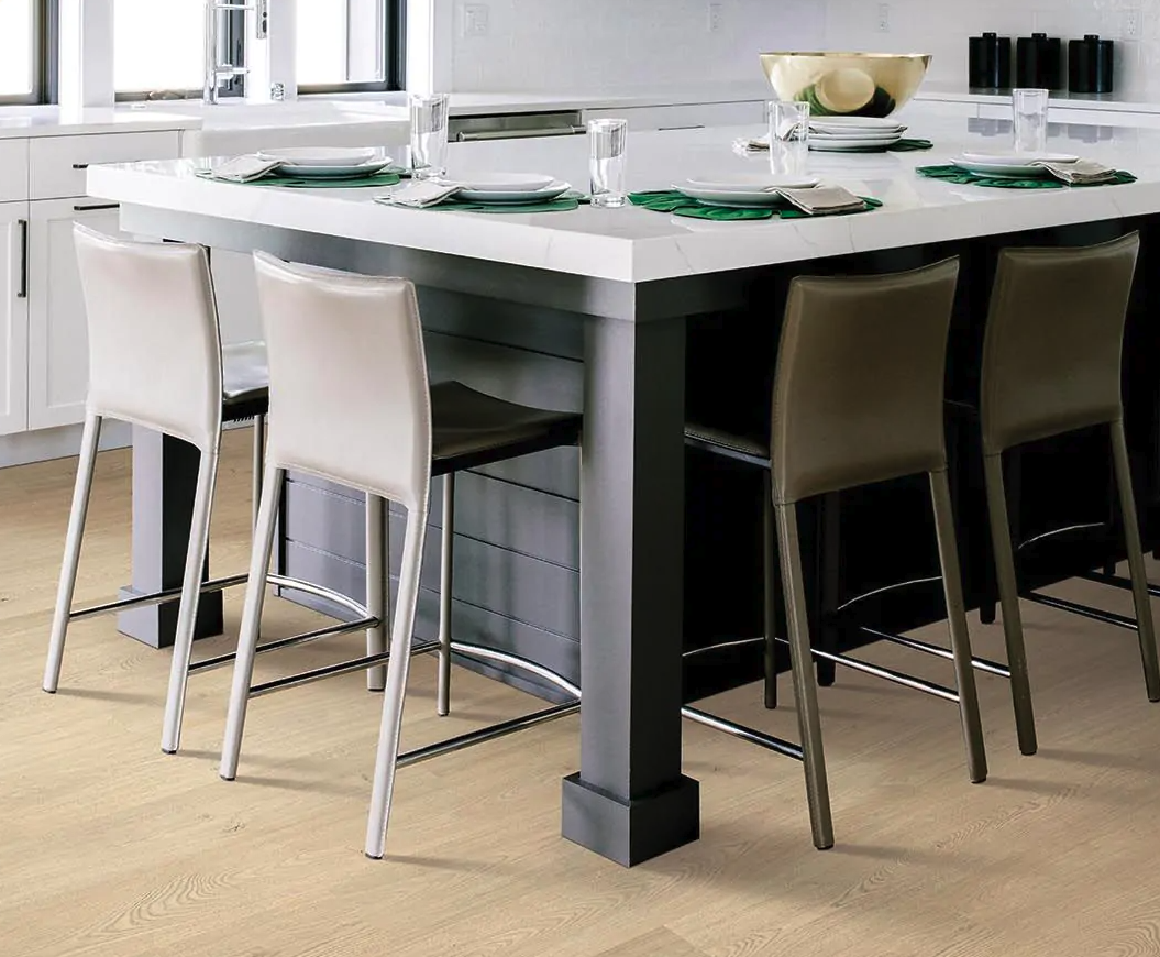 Mohawk RevWood Plus Hampton Villa 7 1/2" x 47 1/4" x 10MM Laminate w ...